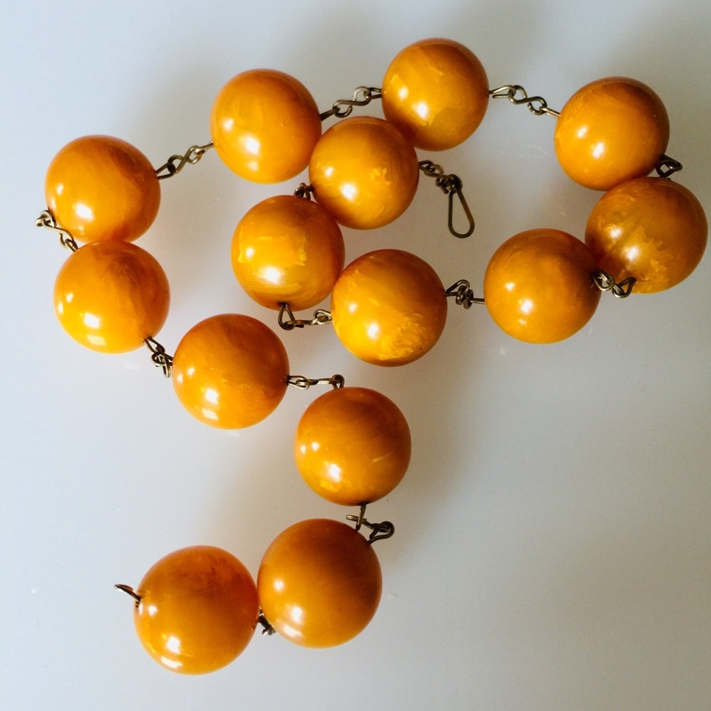 Art Deco - Egg Yolk Bakelite Necklace - Gem